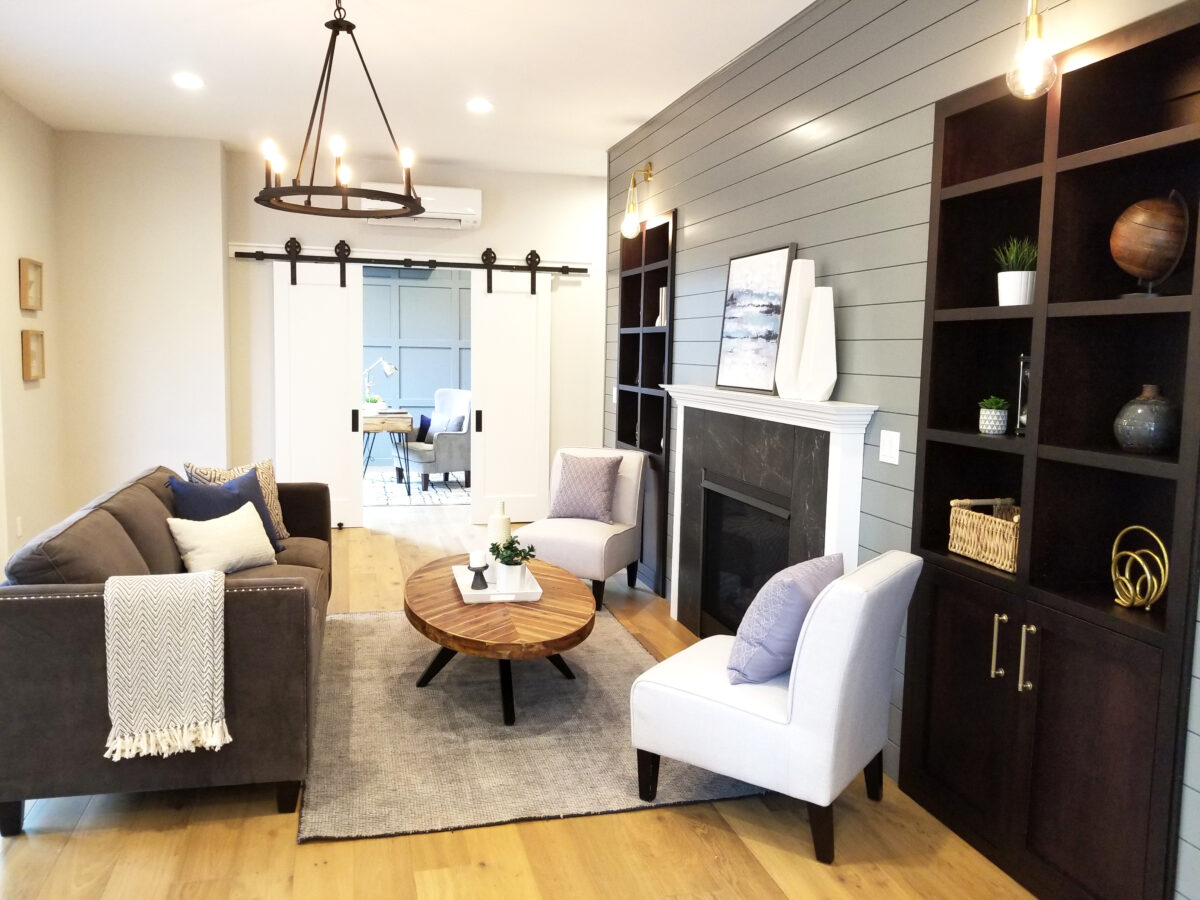 Vacant Staging - More Decor
