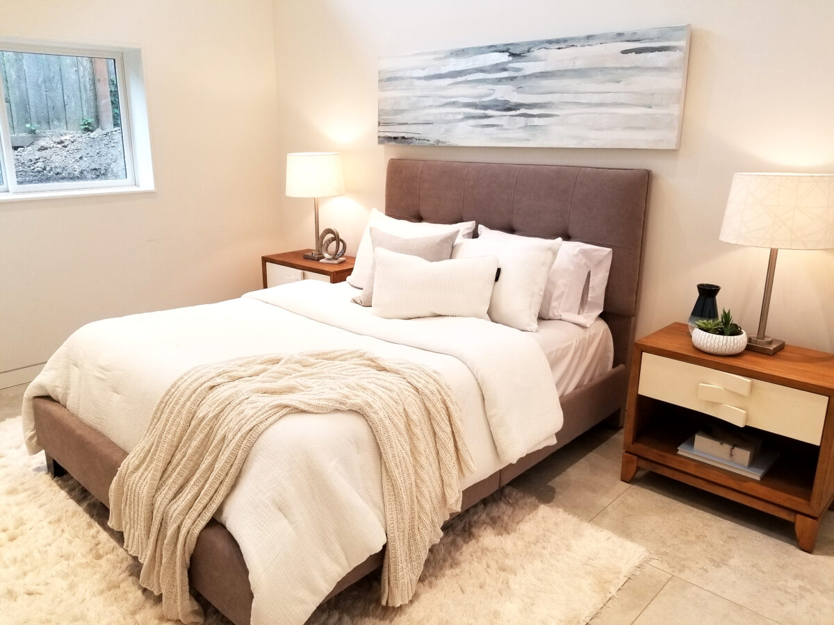 Vacant Staging - More Decor