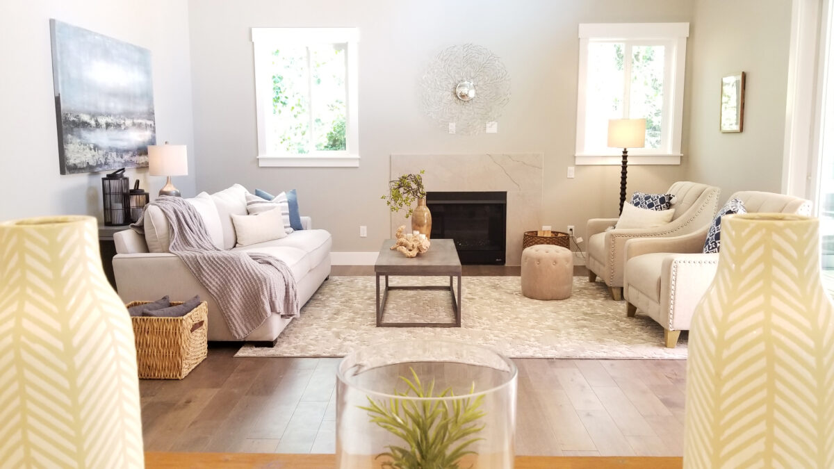 Vacant Staging - More Decor