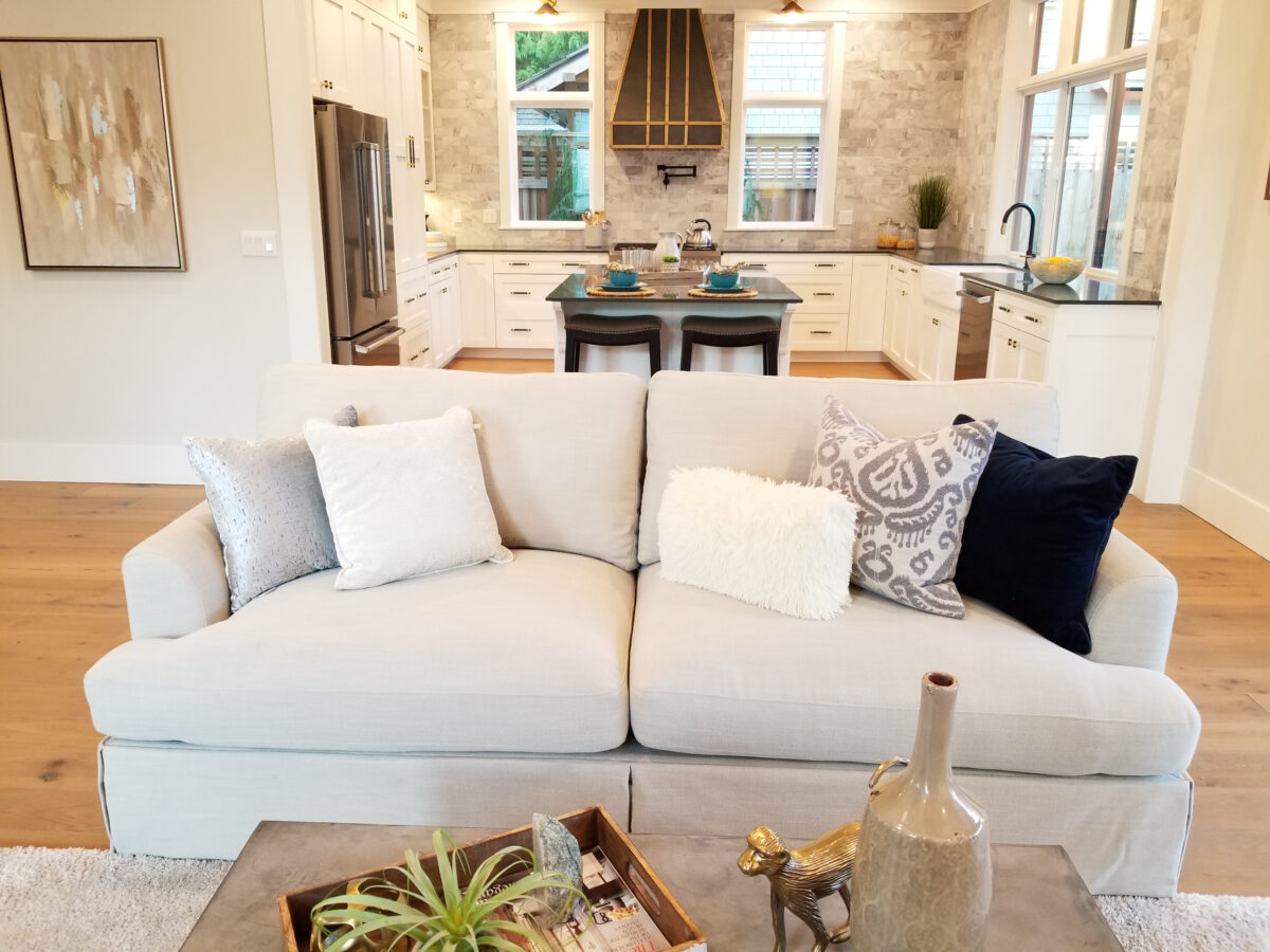 Vacant Staging - More Decor