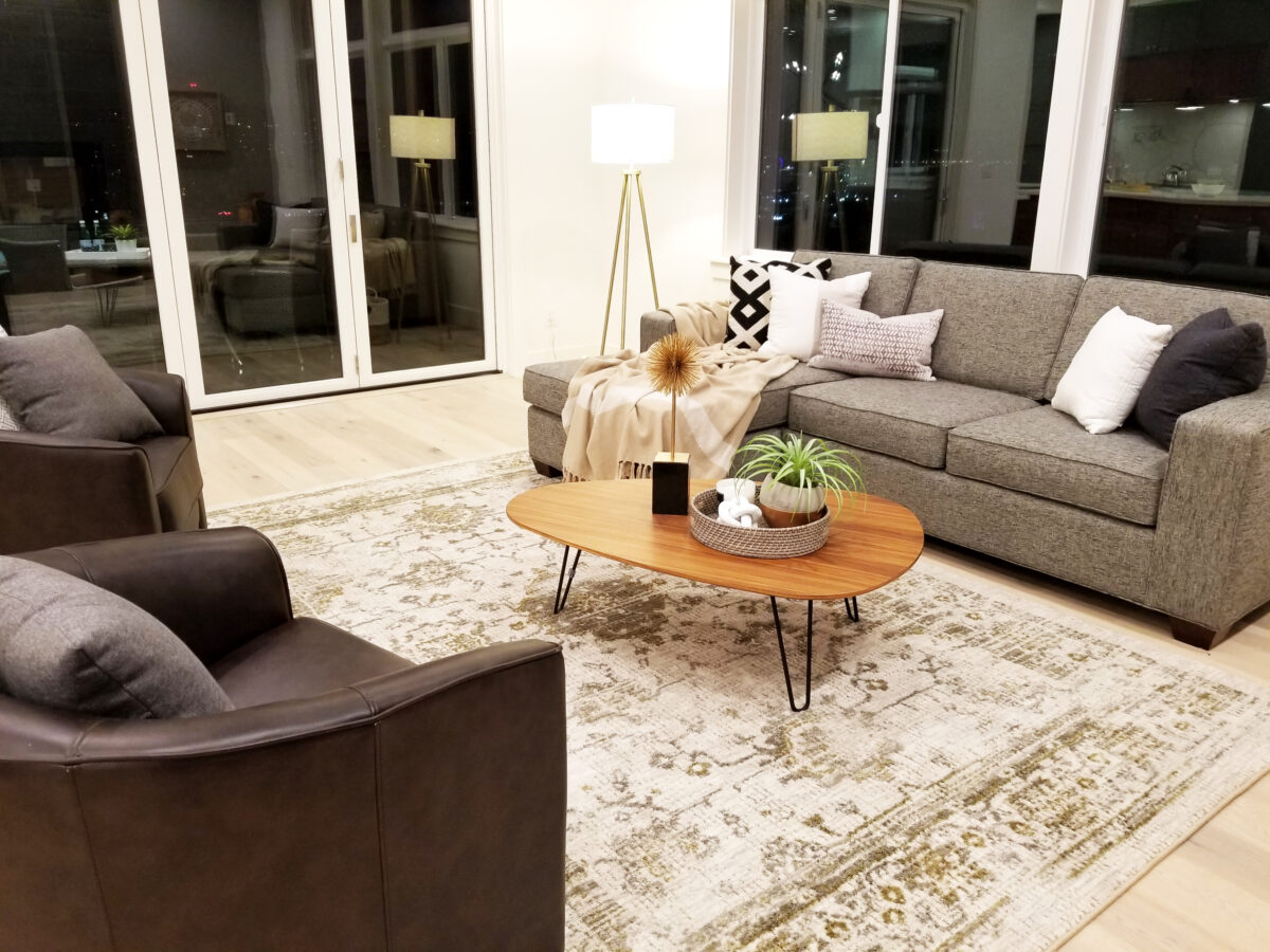Vacant Staging - More Decor
