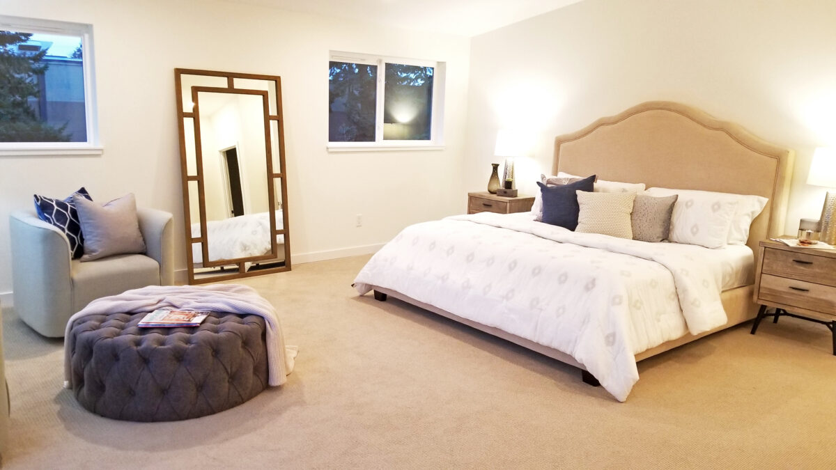 Vacant Staging - More Decor