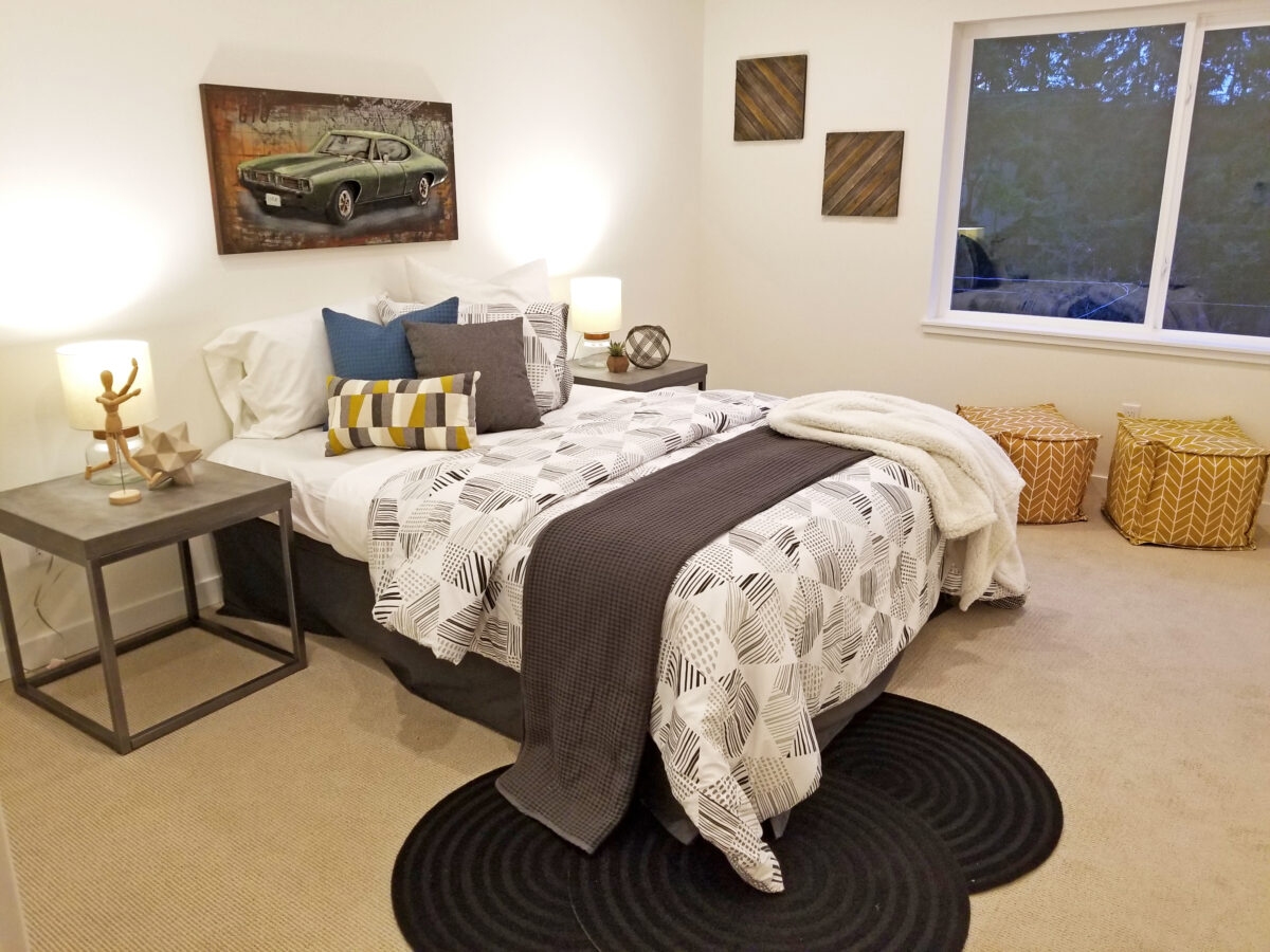 Vacant Staging - More Decor
