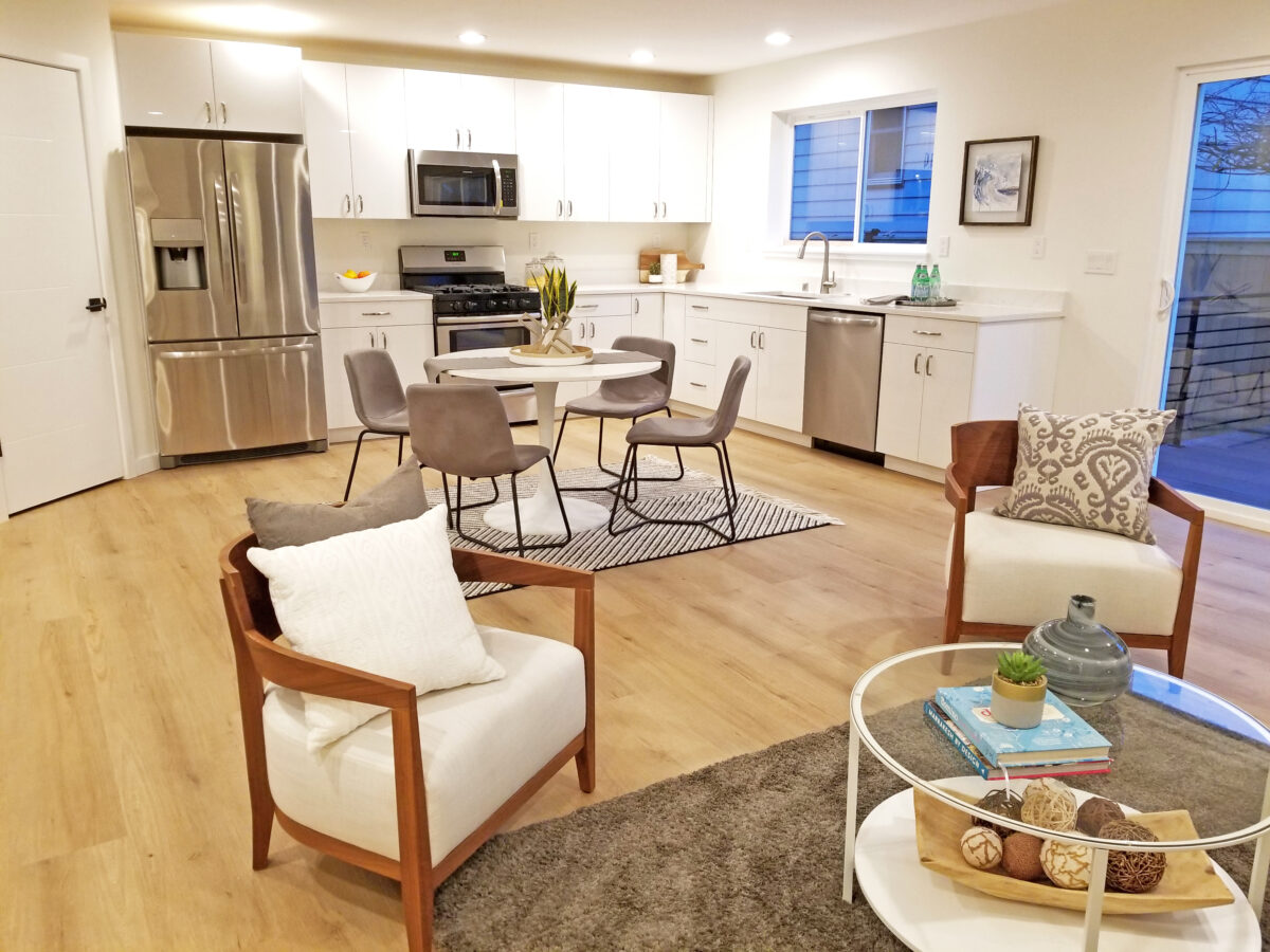 Vacant Staging - More Decor